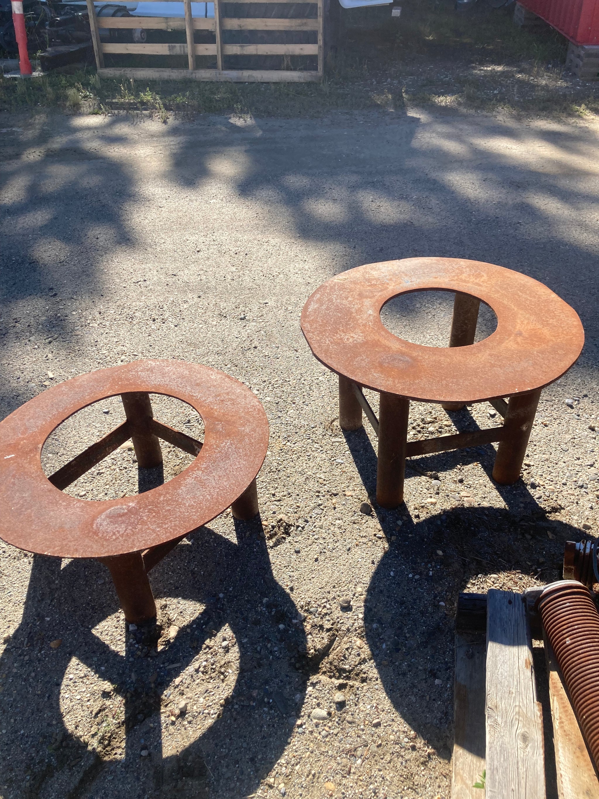 Metal Stands – BC Cranes