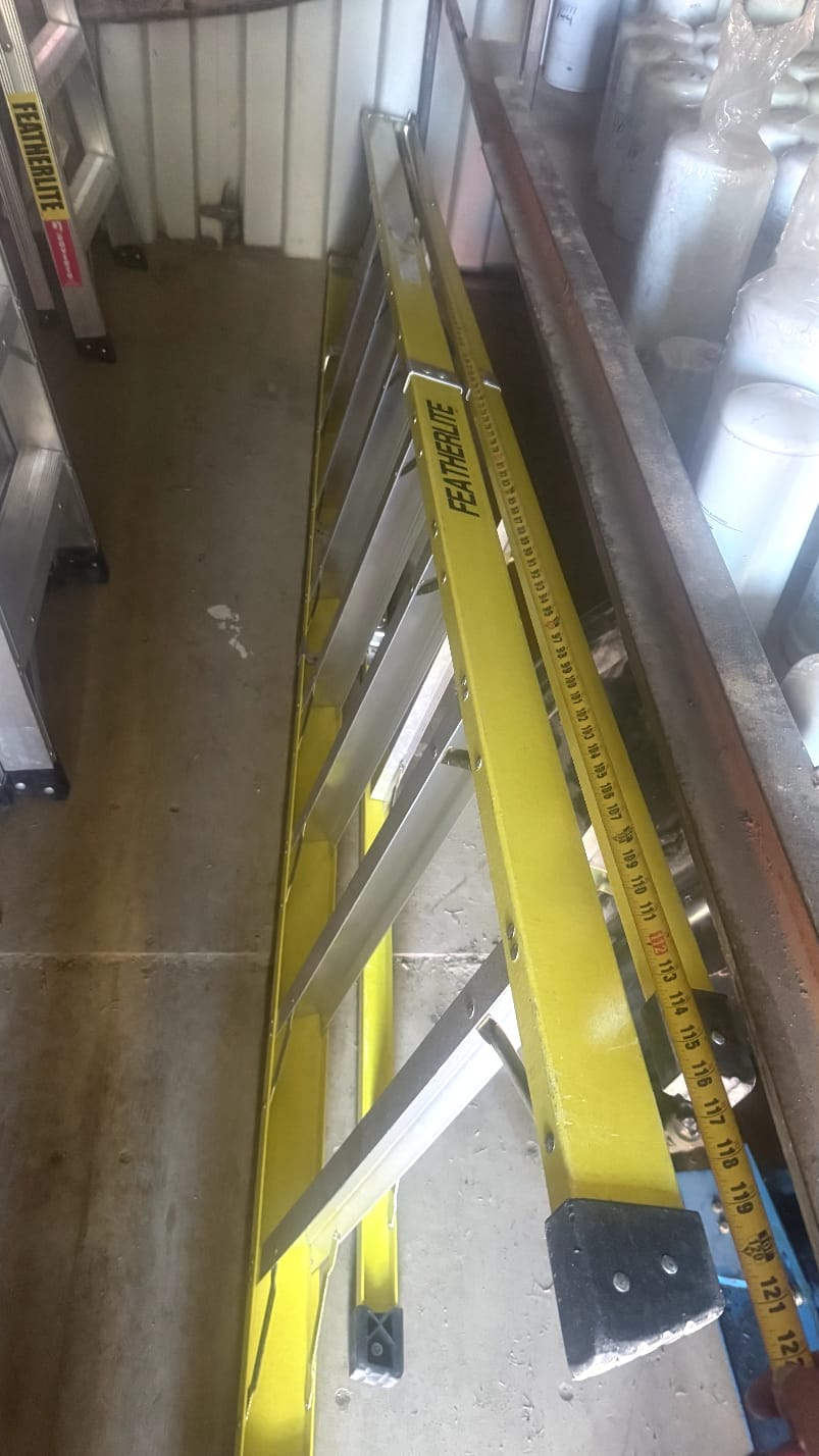 10' Fiberglass Featherlite Ladder – BC Cranes
